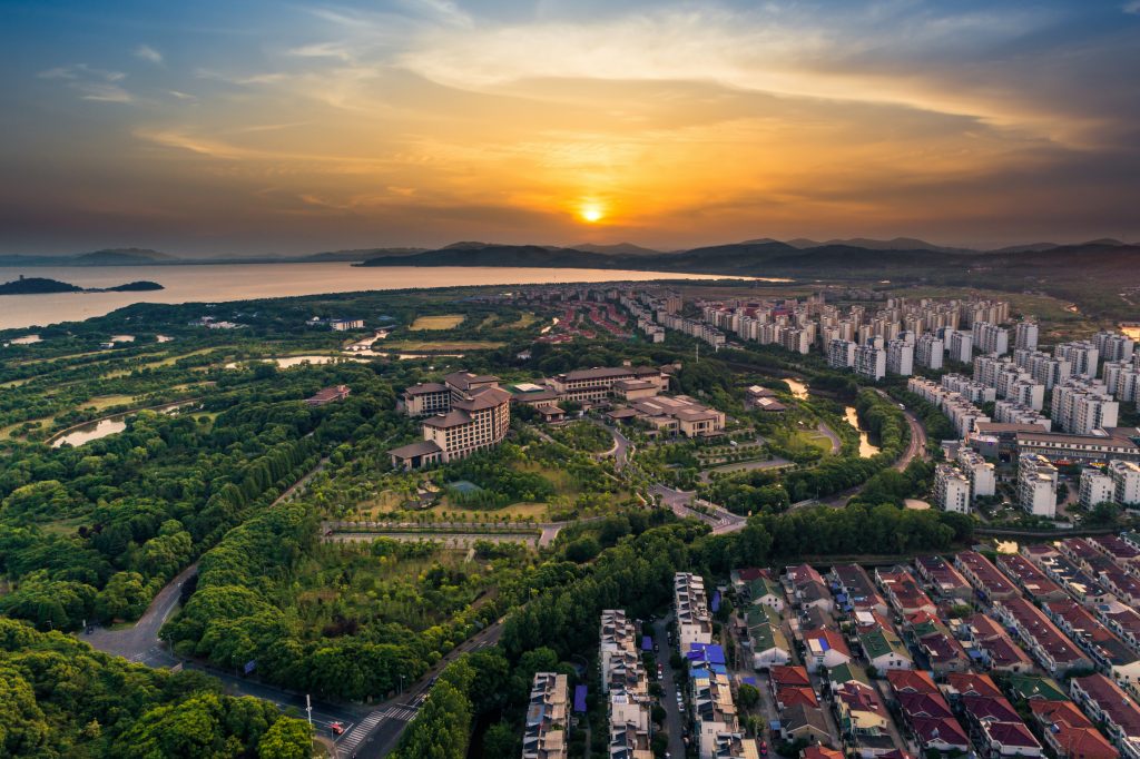 Ghana Real Estate Investment Guide 2026: Returns & Risks